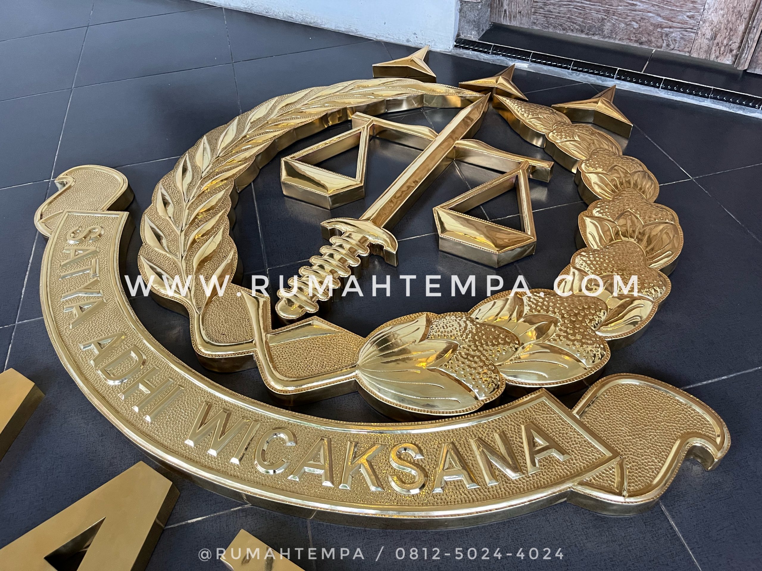 Logo Ukir Timbul Kuningan Tembaga – Rumah Tempa by Saputra Art
